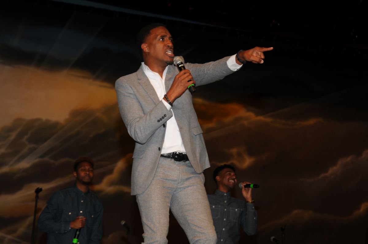 [Photos] Ted Winn Performs At Spirit Of Praise 2016 | Praise 104.1