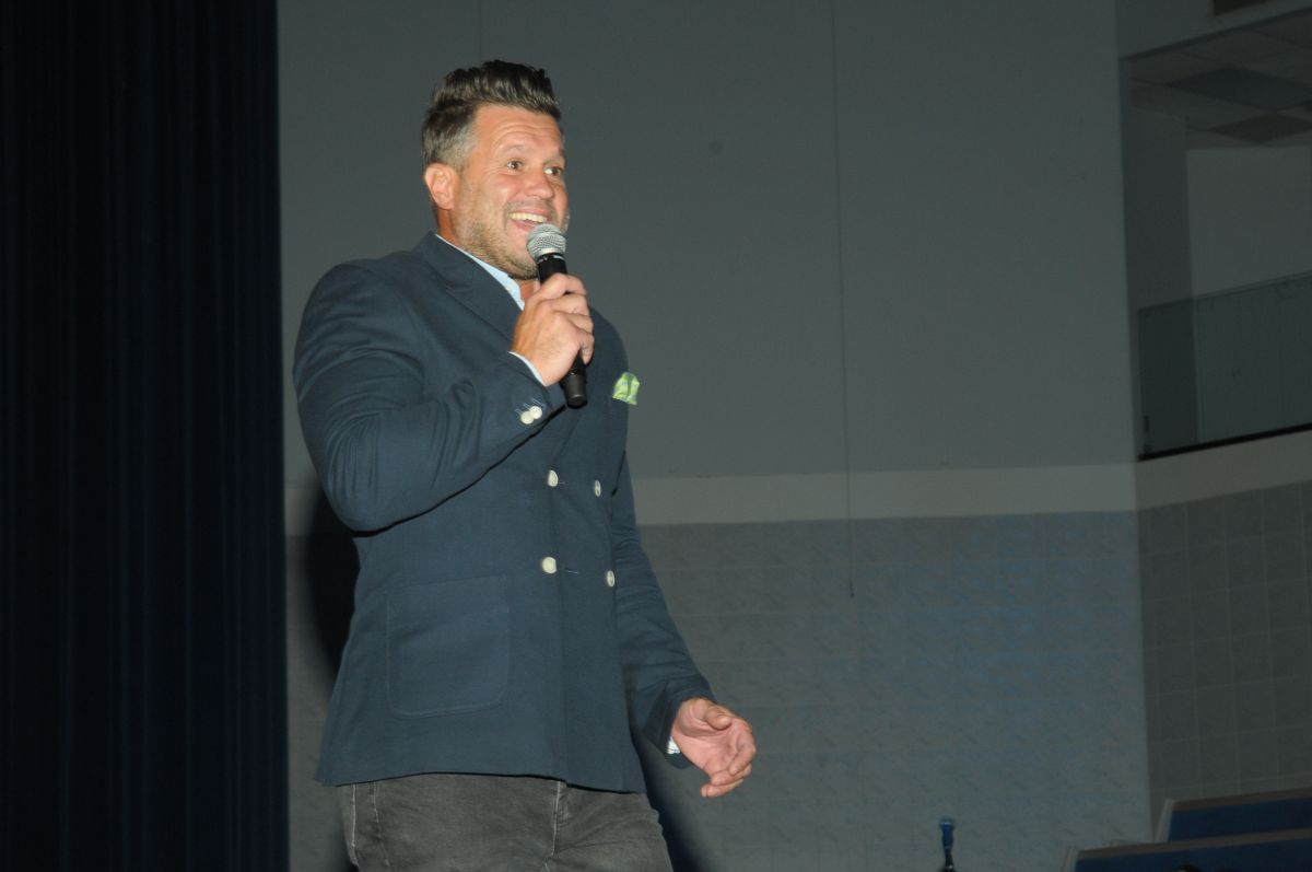 Singer Wess Morgan At The 10th Annual Spirit Of Praise | MyPraise 102.5 ...